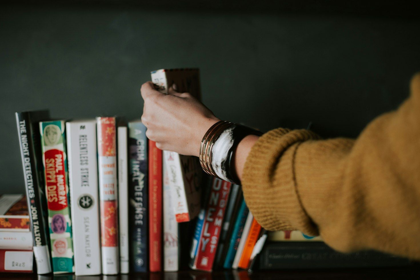 10 Books With Mind-Bending Plots That'll Leave You Dumbfounded